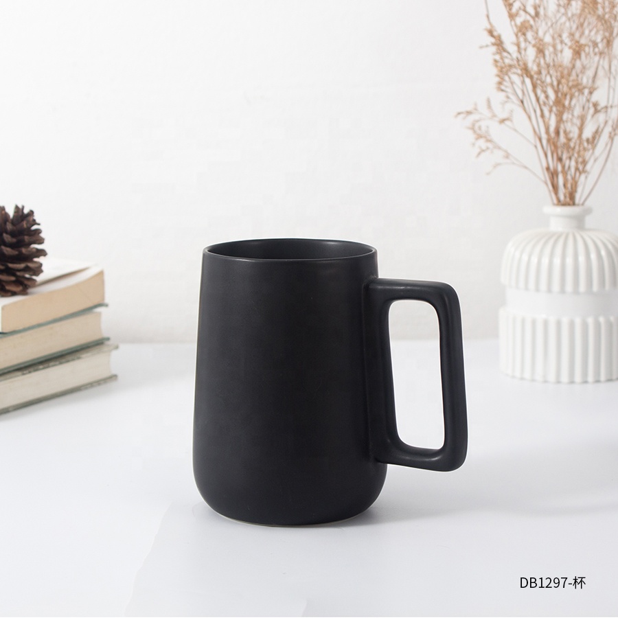 Full set of pure black matte coffee mugs