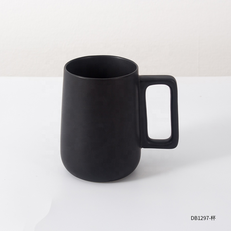 Full set of pure black matte coffee mugs